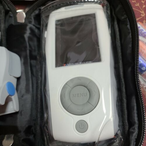 NEW Handheld Pulse Oximeter with finger sensor and carrying case ...