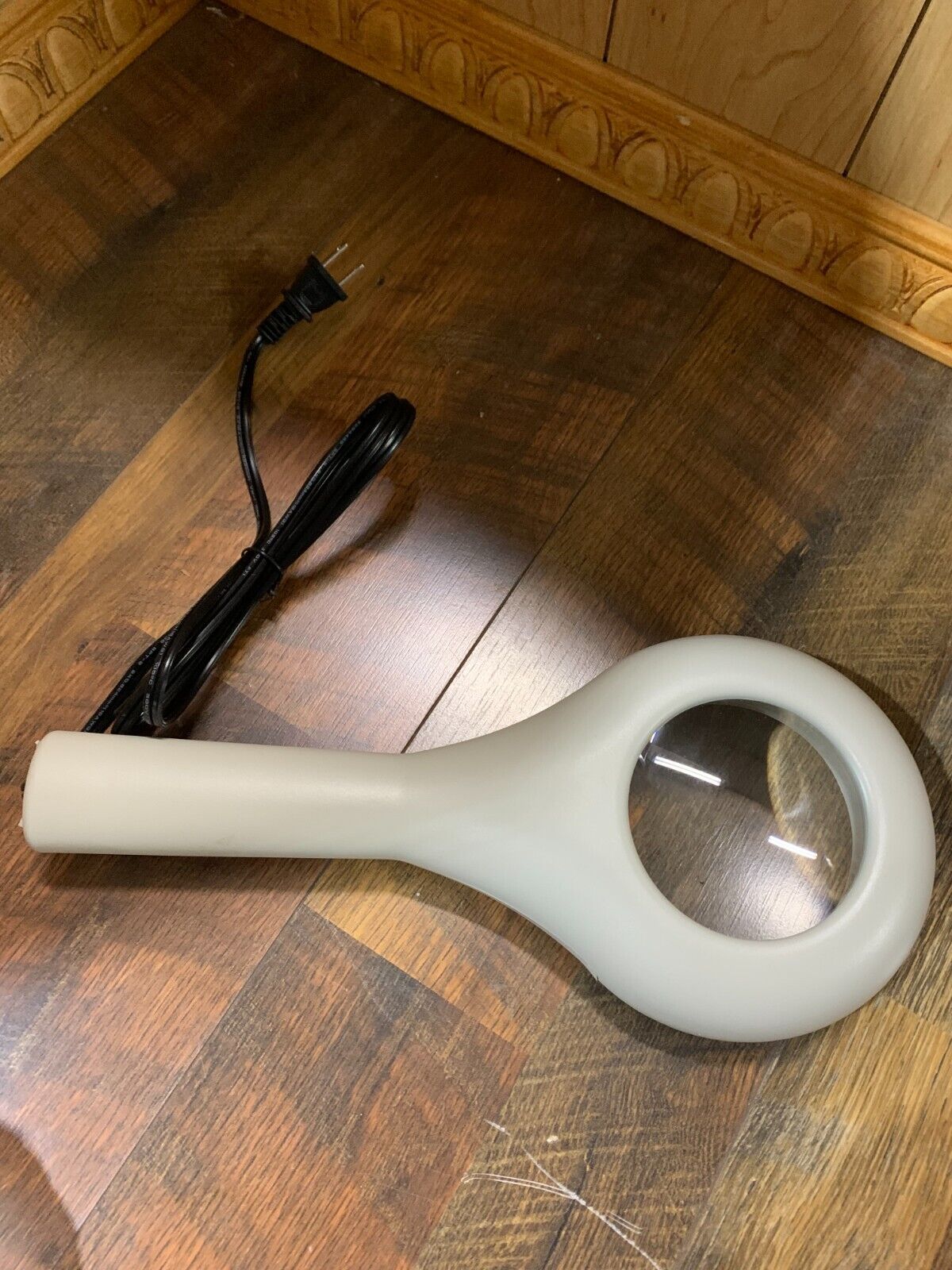 Dazor J401-5-HHM Handheld Magnifier Lamp, 120V 50/60Hz, 18W BLB ...